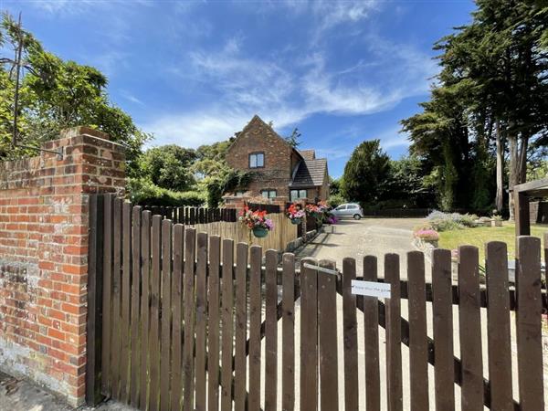 12 acres, Chilling Barn, Hampshire - UKLandandFarms.co.uk