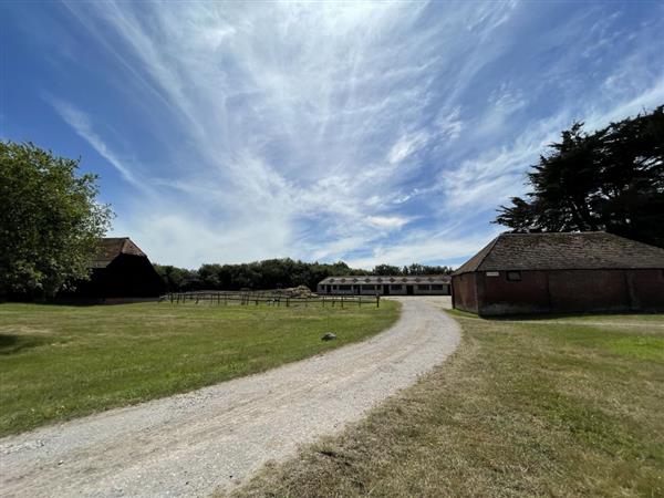 12 acres, Chilling Barn, Hampshire - UKLandandFarms.co.uk