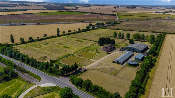 15 acres, Beaconsfield, Cambridgeshire - UKLandandFarms.co.uk