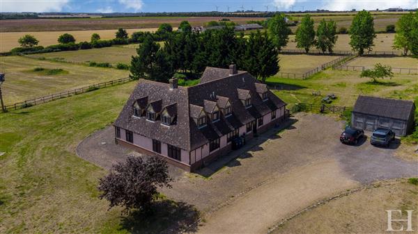 15 acres, Beaconsfield, Cambridgeshire - UKLandandFarms.co.uk