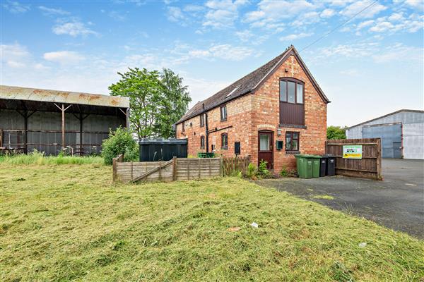 131 acres, Larkborough Farm, Weston Road, Bretforton, Evesham, WR11 7QA ...