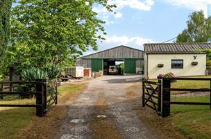 6 acres, Devizes WILTSHIRE, Wiltshire - UKLandandFarms.co.uk